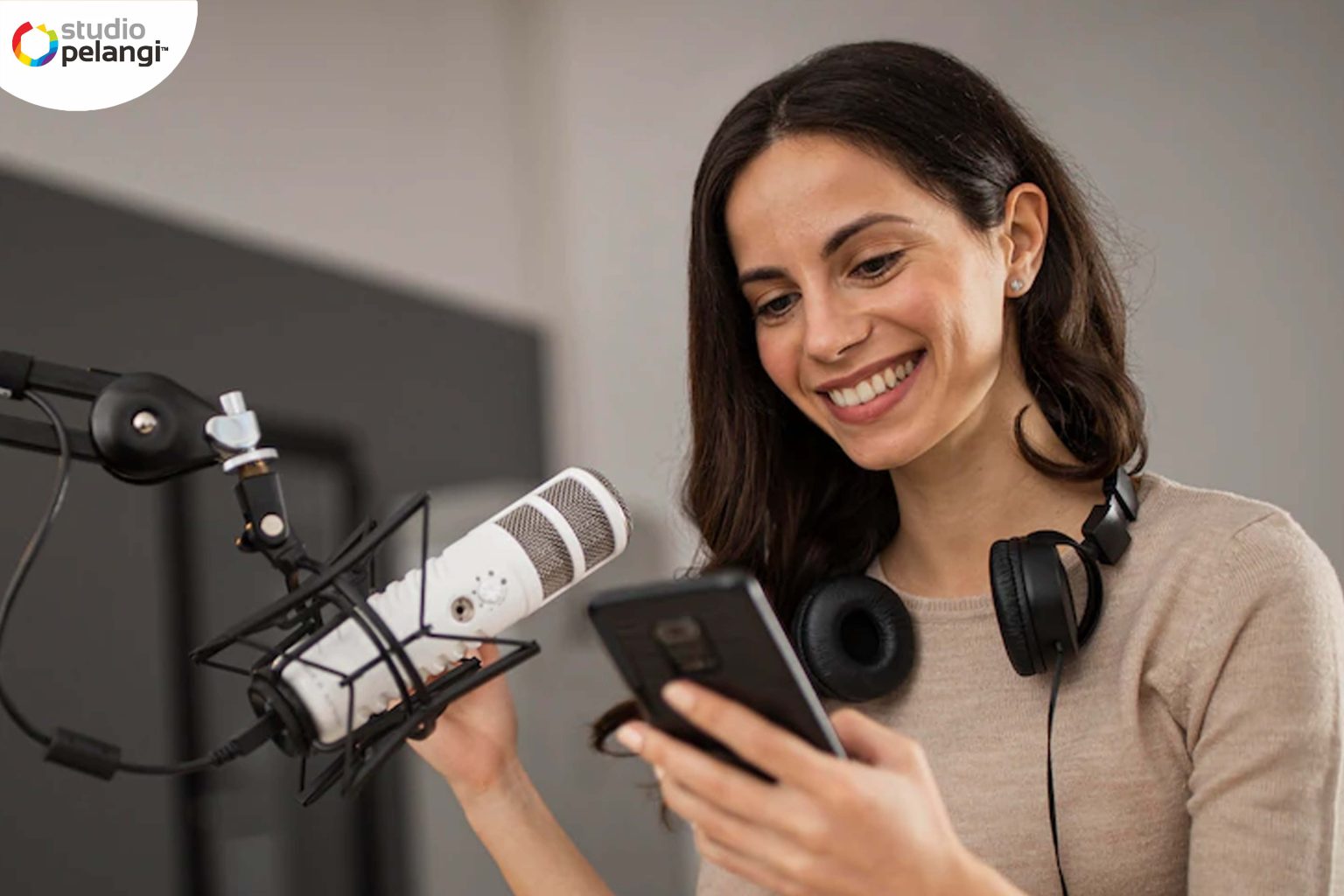 Cara Menggunakan Voice Over untuk Membuat Video Menarik