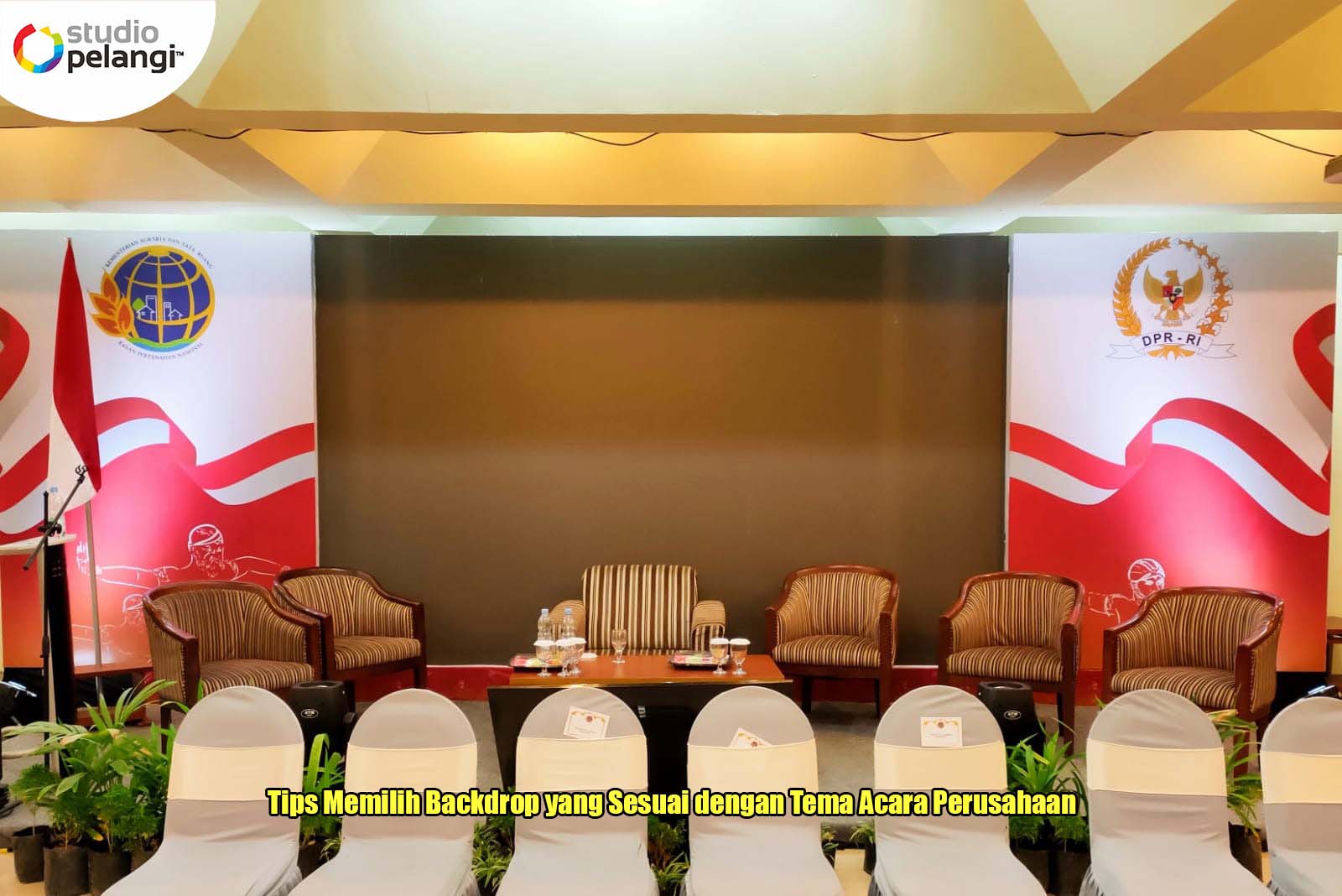 Memilih Backdrop yang Sesuai dengan Tema Acara Perusahaan - Pelangi ...