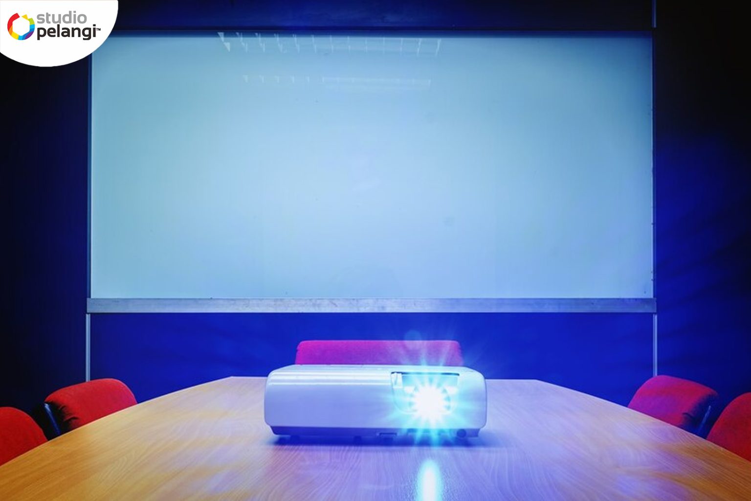 LCD Proyektor: Solusi Ideal untuk Pertemuan dan Rapat Perusahaan - Pelangi Event Production